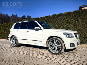 White Mercedes-Benz GLK 320 2008 in Riga, with an engine capacity of 3.00 L and mileage of 330 thousand km for 8500 €, photo  on AUTOMOTO.COM.LV