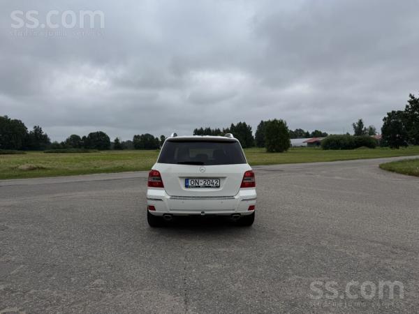 Белый Мерседес ГЛК 320 2009 в Цесис, объемом двигателя 3.00 л и пробегом 0 тыс. км за 8900 €, фото 5 на AUTOMOTO.COM.LV