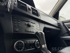 Белый Мерседес ГЛК 320 2009 в Цесис, объемом двигателя 3.00 л и пробегом 0 тыс. км за 8900 €, фото 32 на AUTOMOTO.COM.LV