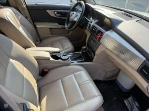 White Mercedes-Benz GLK 320 2009 in Vilnius, with an engine capacity of 2.99 L and mileage of 364 thousand km for 2950 €, photo 8 on AUTOMOTO.COM.LV
