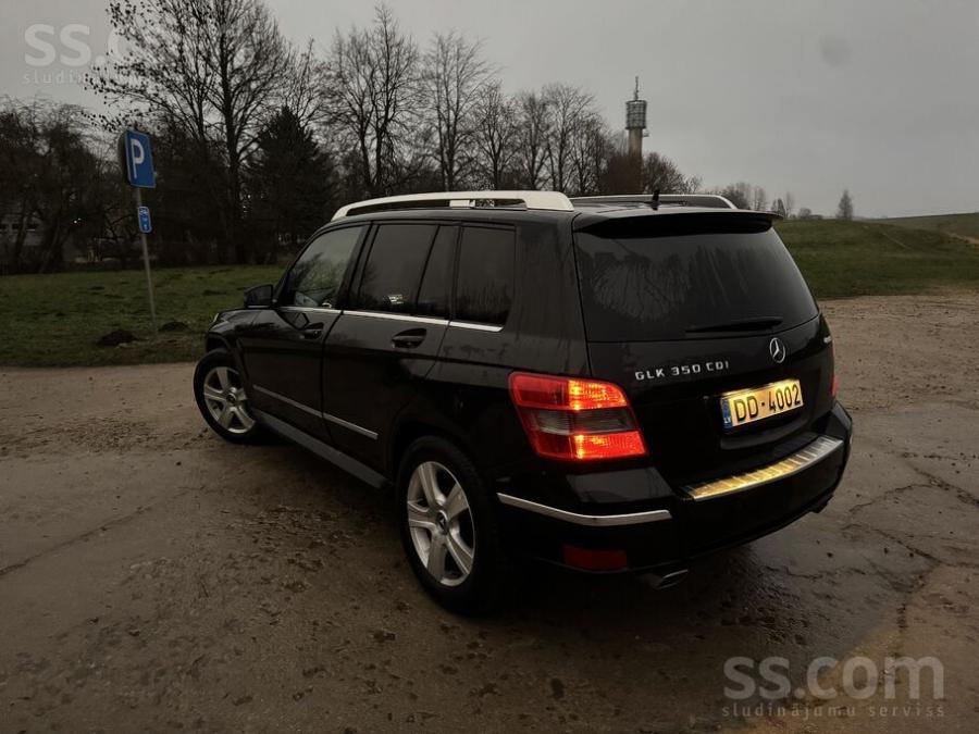 Black Mercedes-Benz GLK 350 2009 in Riga, with an engine capacity of 3.00 L and mileage of 302 thousand km for 8500 €, photo 4 on AUTOMOTO.COM.LV
