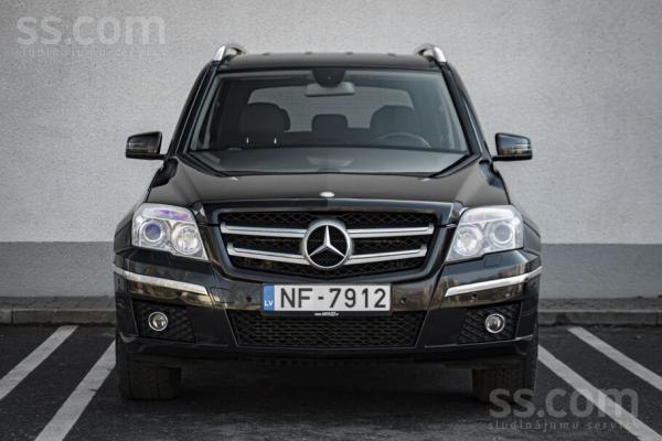 Black Mercedes-Benz GLK 350 2009 in Riga, with an engine capacity of 3.00 L and mileage of 259 thousand km for 8490 €, photo 2 on AUTOMOTO.COM.LV