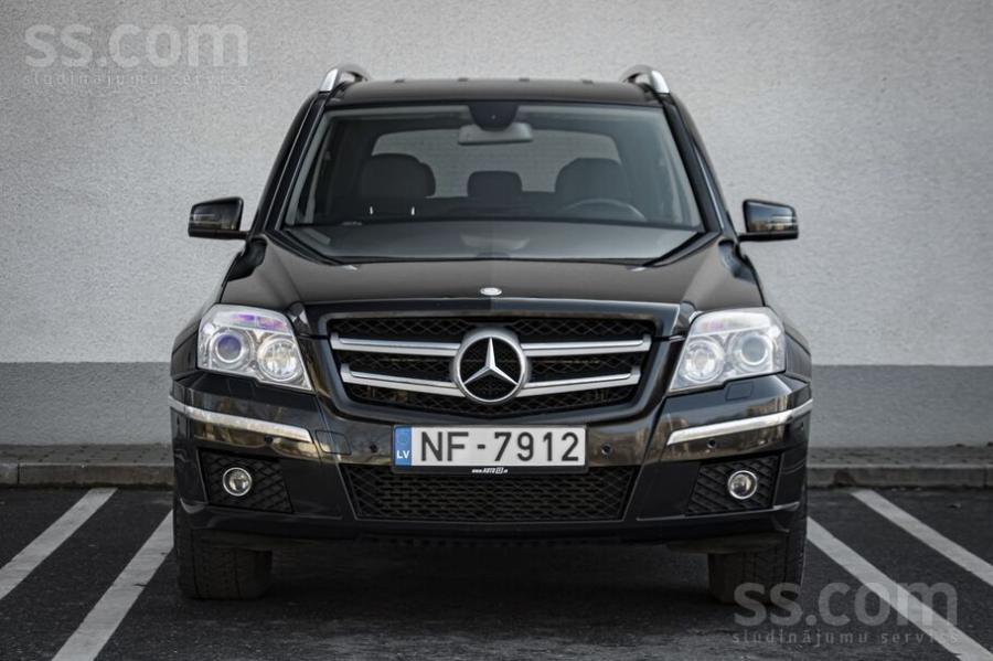 Black Mercedes-Benz GLK 350 2009 in Riga, with an engine capacity of 3.00 L and mileage of 259 thousand km for 8490 €, photo 2 on AUTOMOTO.COM.LV