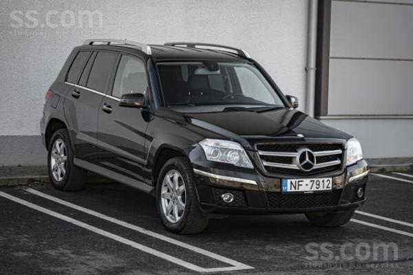 Black Mercedes-Benz GLK 350 2009 in Riga, with an engine capacity of 3.00 L and mileage of 259 thousand km for 8490 €, photo 3 on AUTOMOTO.COM.LV