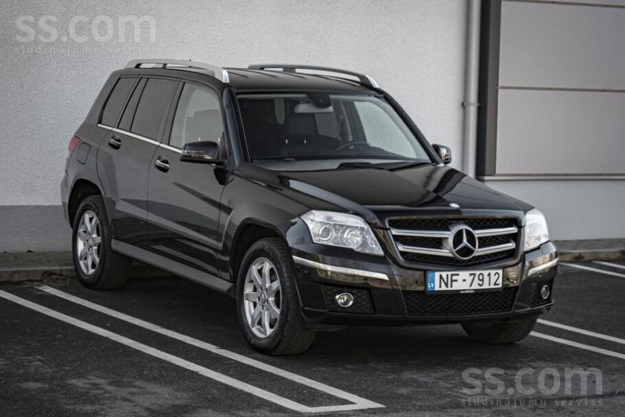 Black Mercedes-Benz GLK 350 2009 in Riga, with an engine capacity of 3.00 L and mileage of 259 thousand km for 8490 €, photo 3 on AUTOMOTO.COM.LV