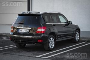 Black Mercedes-Benz GLK 350 2009 in Riga, with an engine capacity of 3.00 L and mileage of 259 thousand km for 8490 €, photo 4 on AUTOMOTO.COM.LV
