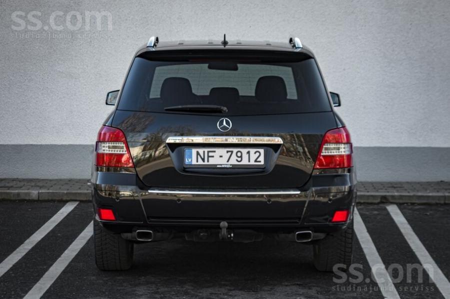 Black Mercedes-Benz GLK 350 2009 in Riga, with an engine capacity of 3.00 L and mileage of 259 thousand km for 8490 €, photo 5 on AUTOMOTO.COM.LV