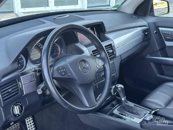 Melns Mercedes-Benz GLK 350 2009 Viļņa, ar dzinēja tilpumu 3.00 L un nobraukumu 325 tūkst. km par 5800 €, foto 9 vietnē AUTOMOTO.COM.LV