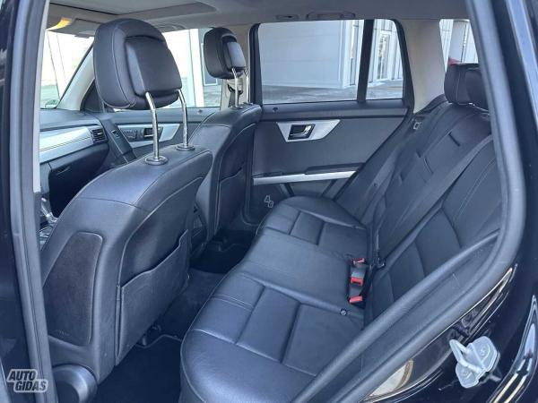 Melns Mercedes-Benz GLK 350 2009 Viļņa, ar dzinēja tilpumu 3.00 L un nobraukumu 325 tūkst. km par 5800 €, foto 10 vietnē AUTOMOTO.COM.LV