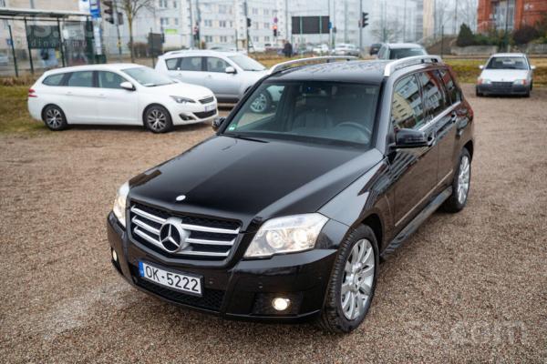 Melns Mercedes-Benz GLK 350 2009 Liepāja, ar dzinēja tilpumu 3.00 L un nobraukumu 253 tūkst. km par 8900 €, foto 1 vietnē AUTOMOTO.COM.LV