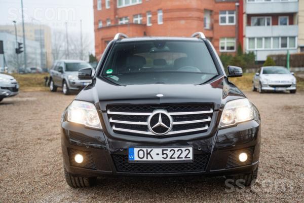 Melns Mercedes-Benz GLK 350 2009 Liepāja, ar dzinēja tilpumu 3.00 L un nobraukumu 253 tūkst. km par 8900 €, foto 2 vietnē AUTOMOTO.COM.LV