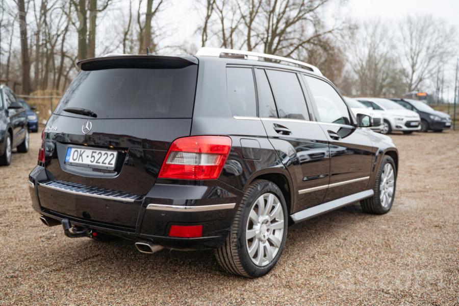 Black Mercedes-Benz GLK 350 2009 in Liepaja, with an engine capacity of 3.00 L and mileage of 253 thousand km for 8900 €, photo 8 on AUTOMOTO.COM.LV