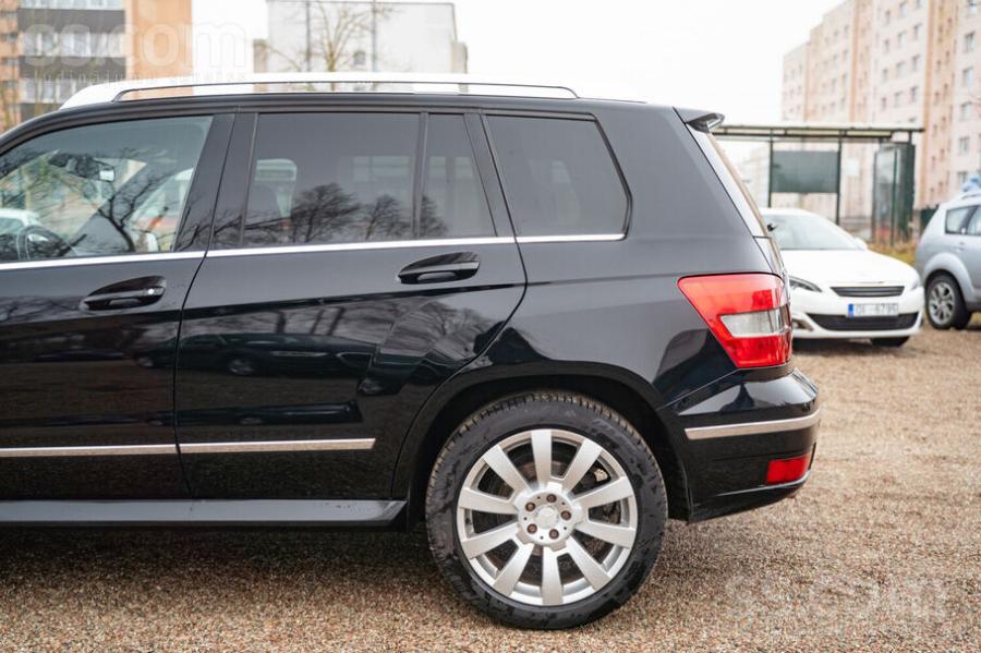 Black Mercedes-Benz GLK 350 2009 in Liepaja, with an engine capacity of 3.00 L and mileage of 253 thousand km for 8900 €, photo 12 on AUTOMOTO.COM.LV