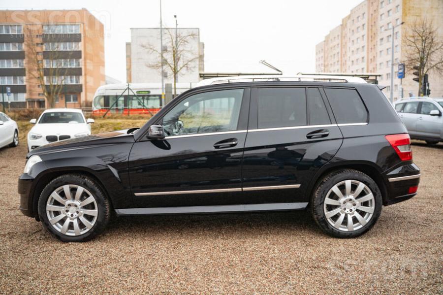 Black Mercedes-Benz GLK 350 2009 in Liepaja, with an engine capacity of 3.00 L and mileage of 253 thousand km for 8900 €, photo 13 on AUTOMOTO.COM.LV