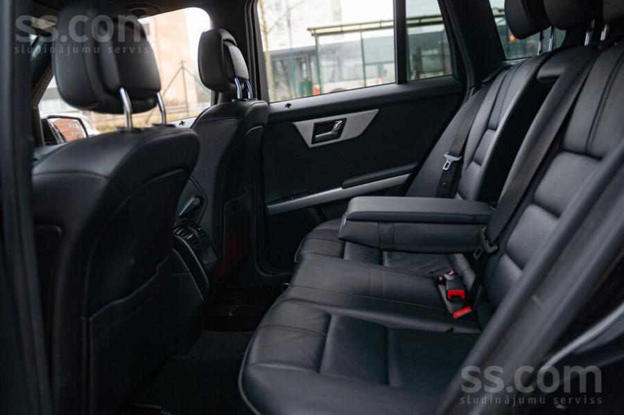 Black Mercedes-Benz GLK 350 2009 in Liepaja, with an engine capacity of 3.00 L and mileage of 253 thousand km for 8900 €, photo 19 on AUTOMOTO.COM.LV