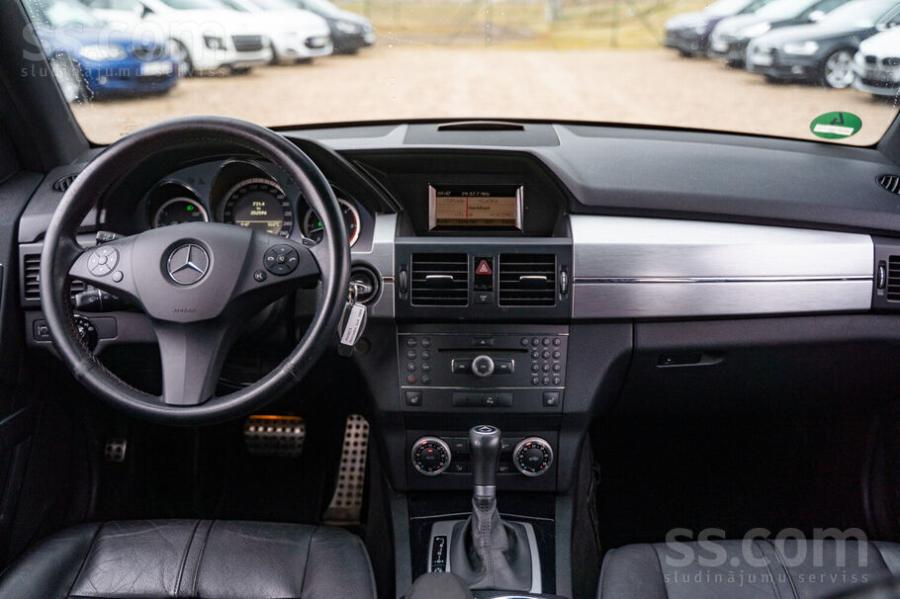 Black Mercedes-Benz GLK 350 2009 in Liepaja, with an engine capacity of 3.00 L and mileage of 253 thousand km for 8900 €, photo 20 on AUTOMOTO.COM.LV