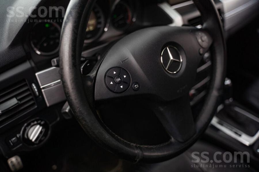 Black Mercedes-Benz GLK 350 2009 in Liepaja, with an engine capacity of 3.00 L and mileage of 253 thousand km for 8900 €, photo 25 on AUTOMOTO.COM.LV