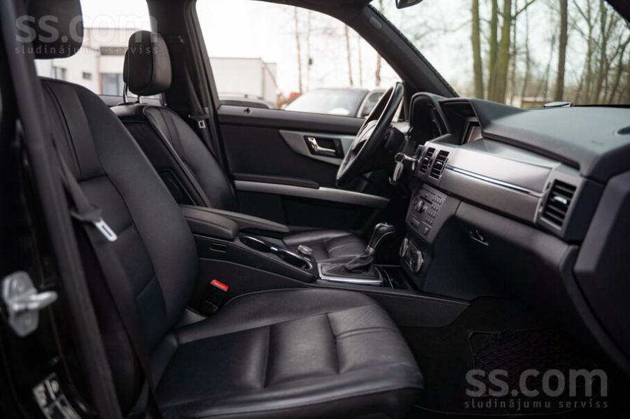 Black Mercedes-Benz GLK 350 2009 in Liepaja, with an engine capacity of 3.00 L and mileage of 253 thousand km for 8900 €, photo 27 on AUTOMOTO.COM.LV