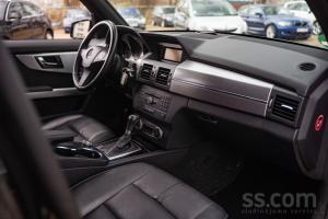 Black Mercedes-Benz GLK 350 2009 in Liepaja, with an engine capacity of 3.00 L and mileage of 253 thousand km for 8900 €, photo 28 on AUTOMOTO.COM.LV