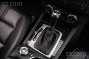 Black Mercedes-Benz GLK 350 2009 in Liepaja, with an engine capacity of 3.00 L and mileage of 253 thousand km for 8900 €, photo 33 on AUTOMOTO.COM.LV