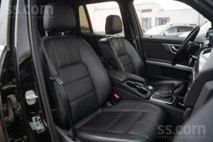 Black Mercedes-Benz GLK 350 2009 in Liepaja, with an engine capacity of 3.00 L and mileage of 253 thousand km for 8900 €, photo 34 on AUTOMOTO.COM.LV