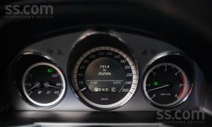 Black Mercedes-Benz GLK 350 2009 in Liepaja, with an engine capacity of 3.00 L and mileage of 253 thousand km for 8900 €, photo 36 on AUTOMOTO.COM.LV