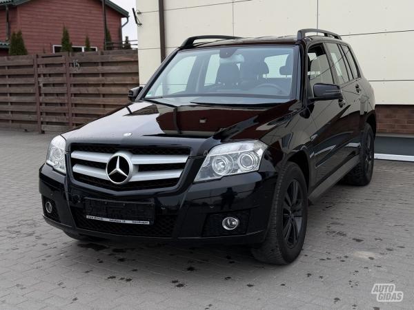 Black Mercedes-Benz GLK 350 2009 in Kretinga, with an engine capacity of 3.00 L and mileage of 220 thousand km for 7600 €, photo 3 on AUTOMOTO.COM.LV