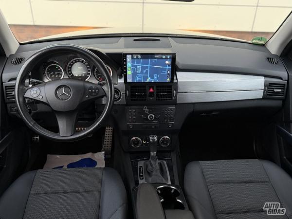 Black Mercedes-Benz GLK 350 2009 in Kretinga, with an engine capacity of 3.00 L and mileage of 220 thousand km for 7600 €, photo 10 on AUTOMOTO.COM.LV