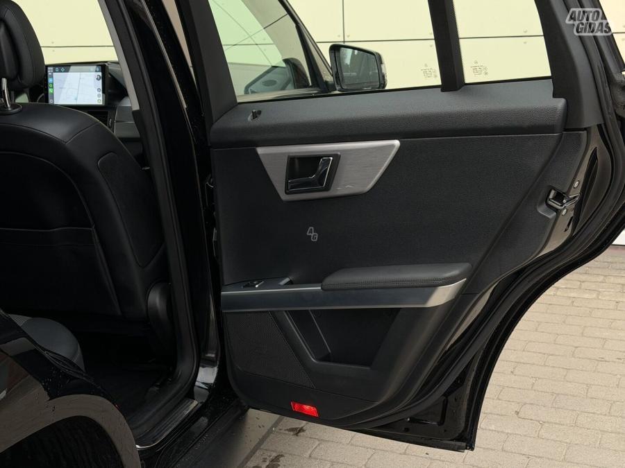 Melns Mercedes-Benz GLK 350 2009 Kretinga, ar dzinēja tilpumu 3.00 L un nobraukumu 220 tūkst. km par 7600 €, foto 23 vietnē AUTOMOTO.COM.LV