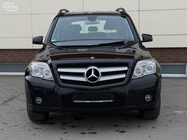 Black Mercedes-Benz GLK 350 2009 in Kretinga, with an engine capacity of 3.00 L and mileage of 220 thousand km for 7600 €, photo 2 on AUTOMOTO.COM.LV