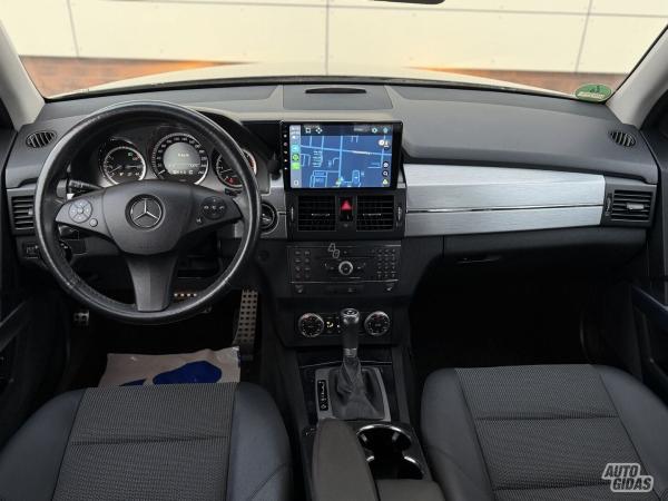 Black Mercedes-Benz GLK 350 2009 in Kretinga, with an engine capacity of 3.00 L and mileage of 220 thousand km for 7600 €, photo 10 on AUTOMOTO.COM.LV