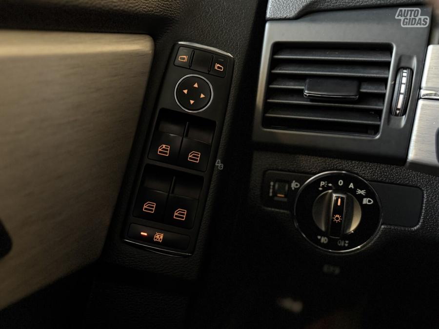Melns Mercedes-Benz GLK 350 2009 Kretinga, ar dzinēja tilpumu 3.00 L un nobraukumu 220 tūkst. km par 7600 €, foto 19 vietnē AUTOMOTO.COM.LV