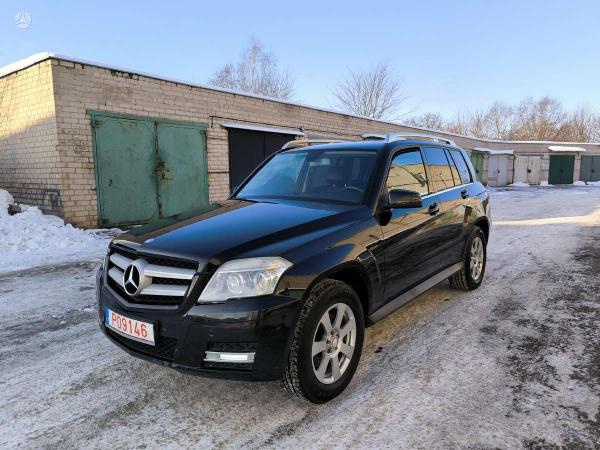 Black Mercedes-Benz GLK 350 2010 in Vilnius, with an engine capacity of 3.00 L and mileage of 283 thousand km for 7850 €, photo 1 on AUTOMOTO.COM.LV