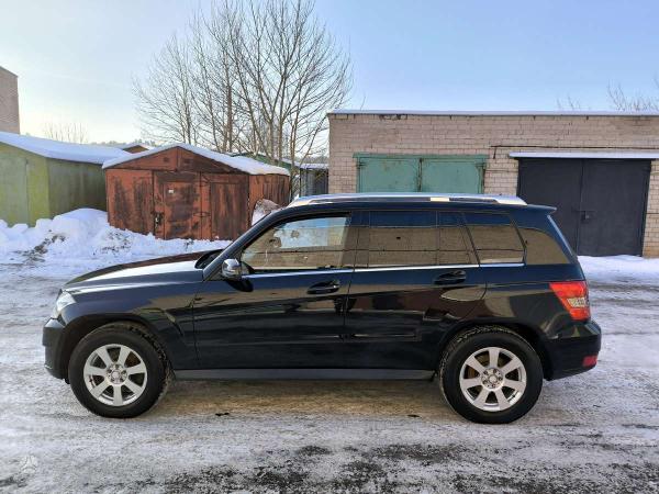 Black Mercedes-Benz GLK 350 2010 in Vilnius, with an engine capacity of 3.00 L and mileage of 283 thousand km for 7850 €, photo 7 on AUTOMOTO.COM.LV