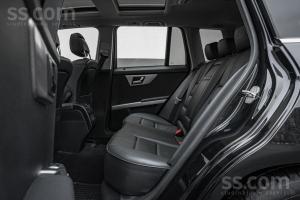 Черный Мерседес ГЛК 350 2010 в Рига, объемом двигателя 3.00 л и пробегом 0 тыс. км за 7990 €, фото 12 на AUTOMOTO.COM.LV