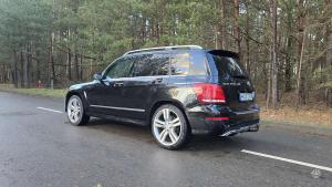 Black Mercedes-Benz GLK 350 2012 in Jurbarkas, with an engine capacity of 2.99 L and mileage of 270 thousand km for 12300 €, photo 4 on AUTOMOTO.COM.LV