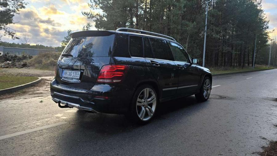 Black Mercedes-Benz GLK 350 2012 in Jurbarkas, with an engine capacity of 2.99 L and mileage of 270 thousand km for 12300 €, photo 6 on AUTOMOTO.COM.LV