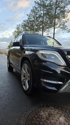 Black Mercedes-Benz GLK 350 2012 in Jurbarkas, with an engine capacity of 2.99 L and mileage of 270 thousand km for 12300 €, photo 8 on AUTOMOTO.COM.LV