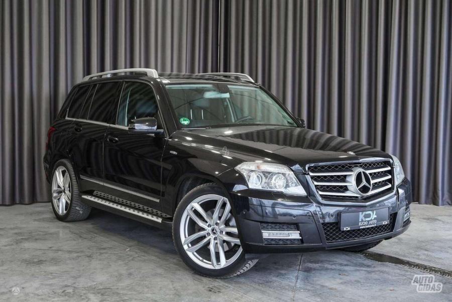 Black Mercedes-Benz GLK 350 2012 in Marijampole, with an engine capacity of 3.00 L and mileage of 284 thousand km for 9250 €, photo 1 on AUTOMOTO.COM.LV