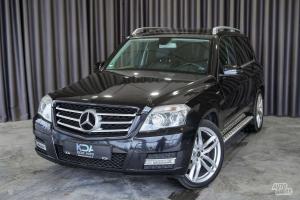 Black Mercedes-Benz GLK 350 2012 in Marijampole, with an engine capacity of 3.00 L and mileage of 284 thousand km for 9250 €, photo 5 on AUTOMOTO.COM.LV