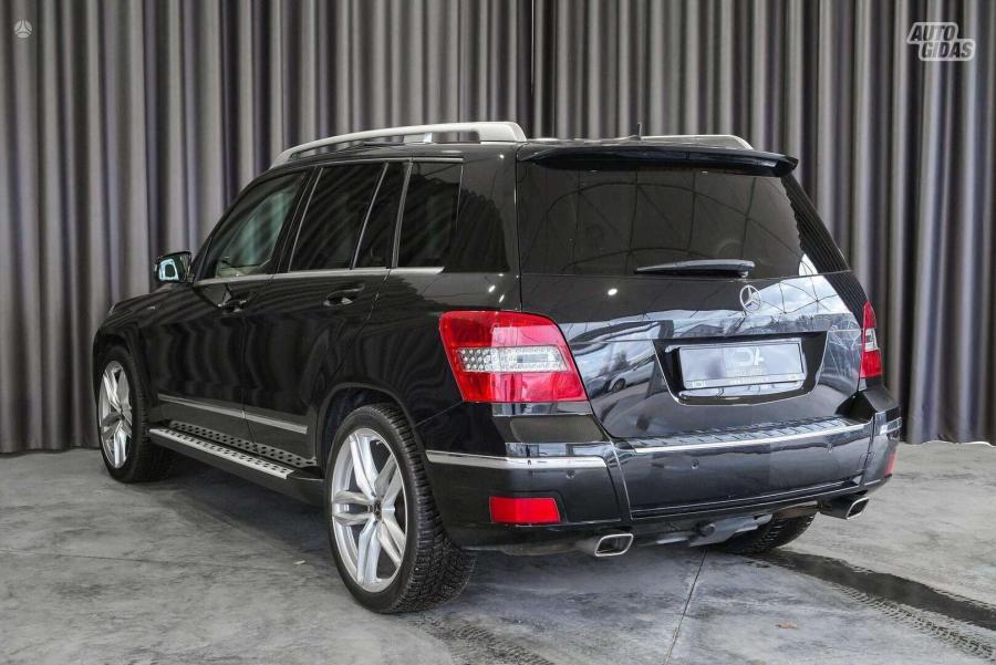 Black Mercedes-Benz GLK 350 2012 in Marijampole, with an engine capacity of 3.00 L and mileage of 284 thousand km for 9250 €, photo 9 on AUTOMOTO.COM.LV
