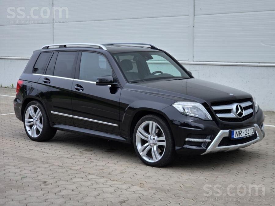 Black Mercedes-Benz GLK 350 2012 in Riga, with an engine capacity of 3.00 L and mileage of 220 thousand km for 14490 €, photo 4 on AUTOMOTO.COM.LV