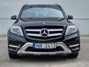 Black Mercedes-Benz GLK 350 2012 in Riga, with an engine capacity of 3.00 L and mileage of 220 thousand km for 14490 €, photo 5 on AUTOMOTO.COM.LV