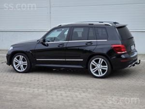Black Mercedes-Benz GLK 350 2012 in Riga, with an engine capacity of 3.00 L and mileage of 220 thousand km for 14490 €, photo 10 on AUTOMOTO.COM.LV