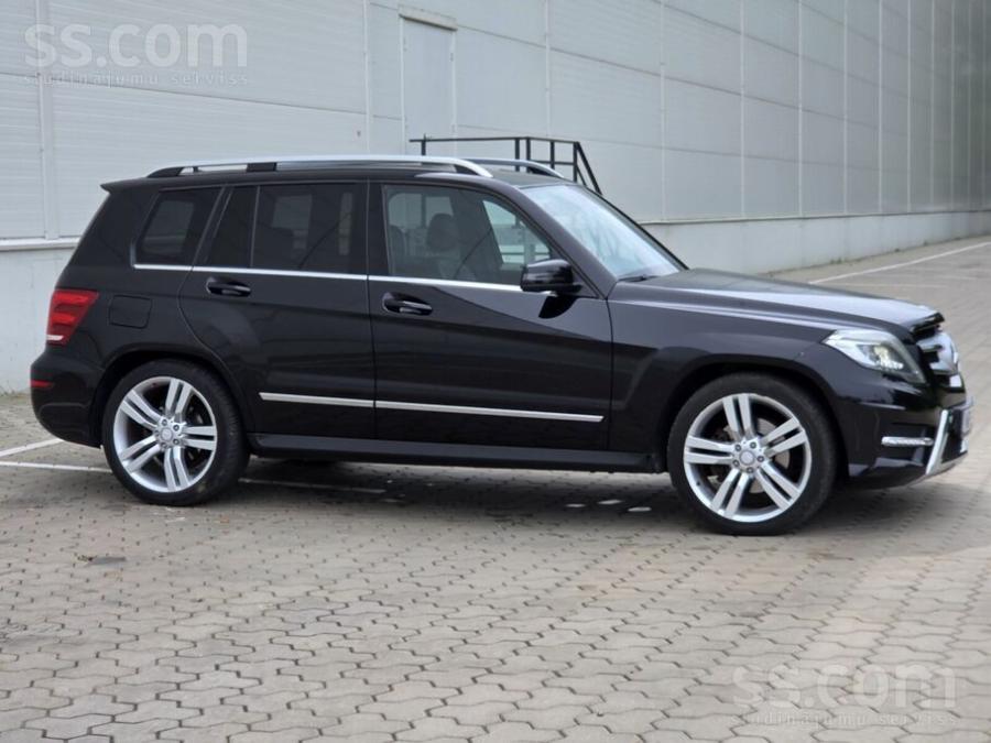 Black Mercedes-Benz GLK 350 2012 in Riga, with an engine capacity of 3.00 L and mileage of 220 thousand km for 14490 €, photo 13 on AUTOMOTO.COM.LV