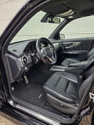 Black Mercedes-Benz GLK 350 2012 in Riga, with an engine capacity of 3.00 L and mileage of 220 thousand km for 14490 €, photo 17 on AUTOMOTO.COM.LV