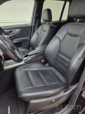Black Mercedes-Benz GLK 350 2012 in Riga, with an engine capacity of 3.00 L and mileage of 220 thousand km for 14490 €, photo 18 on AUTOMOTO.COM.LV