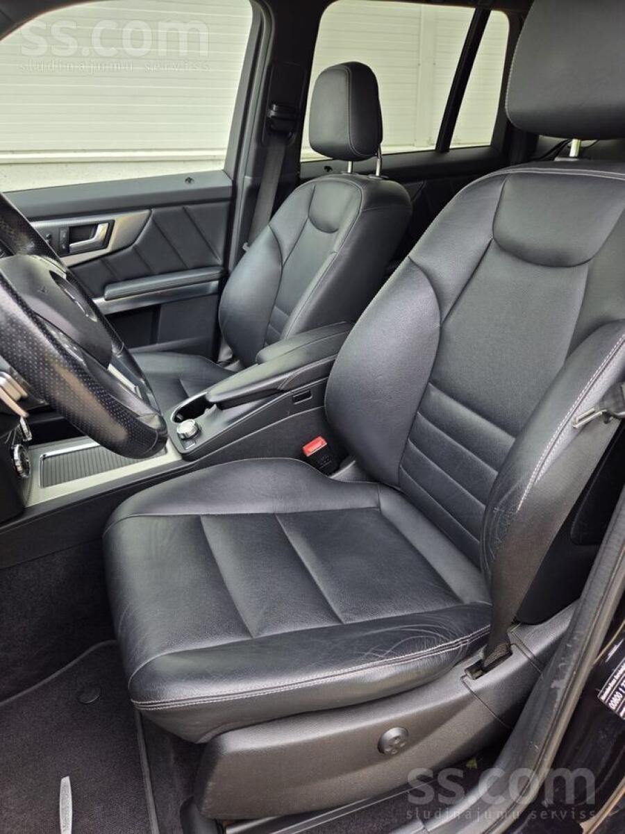 Black Mercedes-Benz GLK 350 2012 in Riga, with an engine capacity of 3.00 L and mileage of 220 thousand km for 14490 €, photo 18 on AUTOMOTO.COM.LV