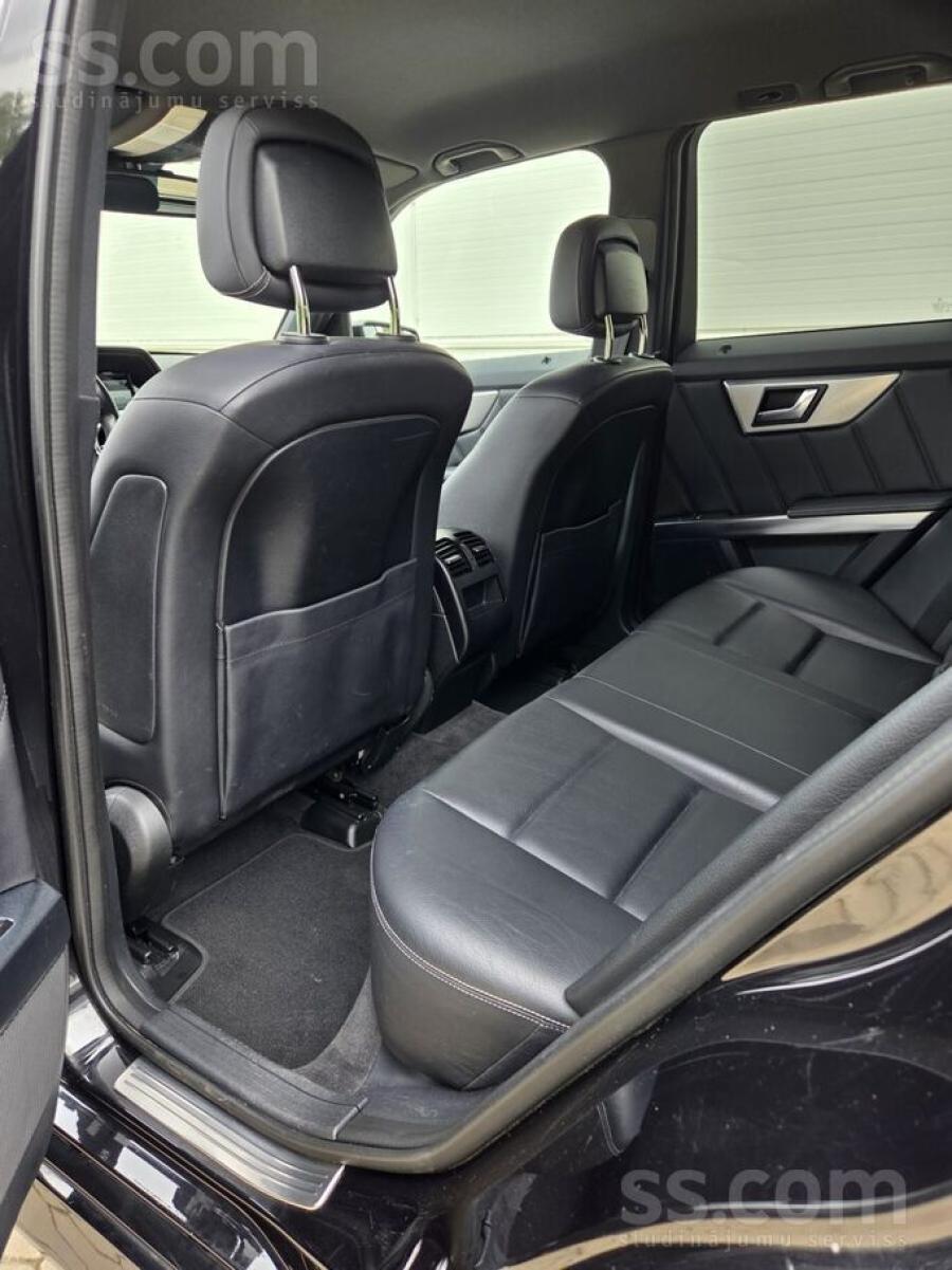 Black Mercedes-Benz GLK 350 2012 in Riga, with an engine capacity of 3.00 L and mileage of 220 thousand km for 14490 €, photo 19 on AUTOMOTO.COM.LV