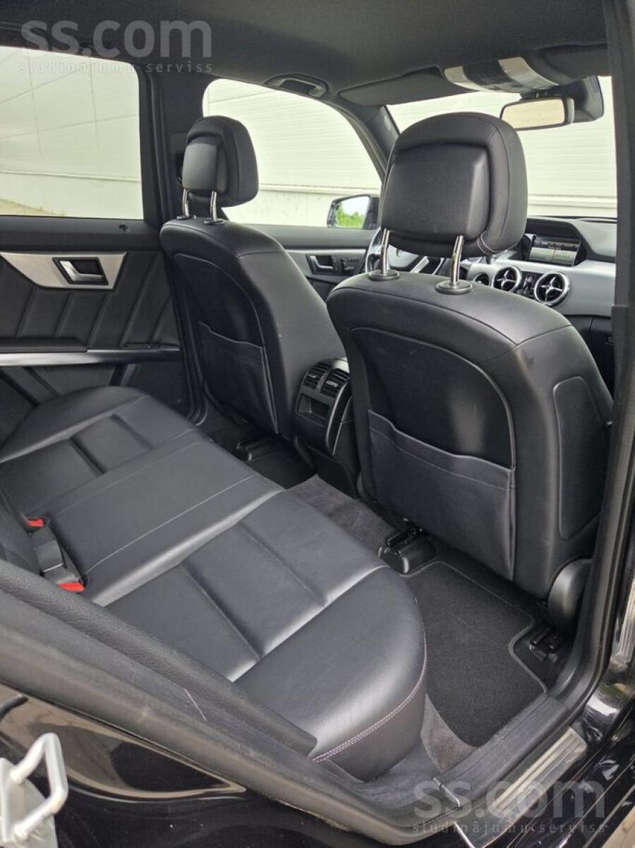 Black Mercedes-Benz GLK 350 2012 in Riga, with an engine capacity of 3.00 L and mileage of 220 thousand km for 14490 €, photo 20 on AUTOMOTO.COM.LV